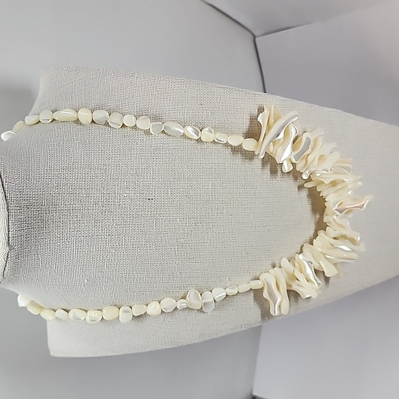 Unbranded | Jewelry | Vintage Mother Of Pearl Shell Necklace | Poshmark